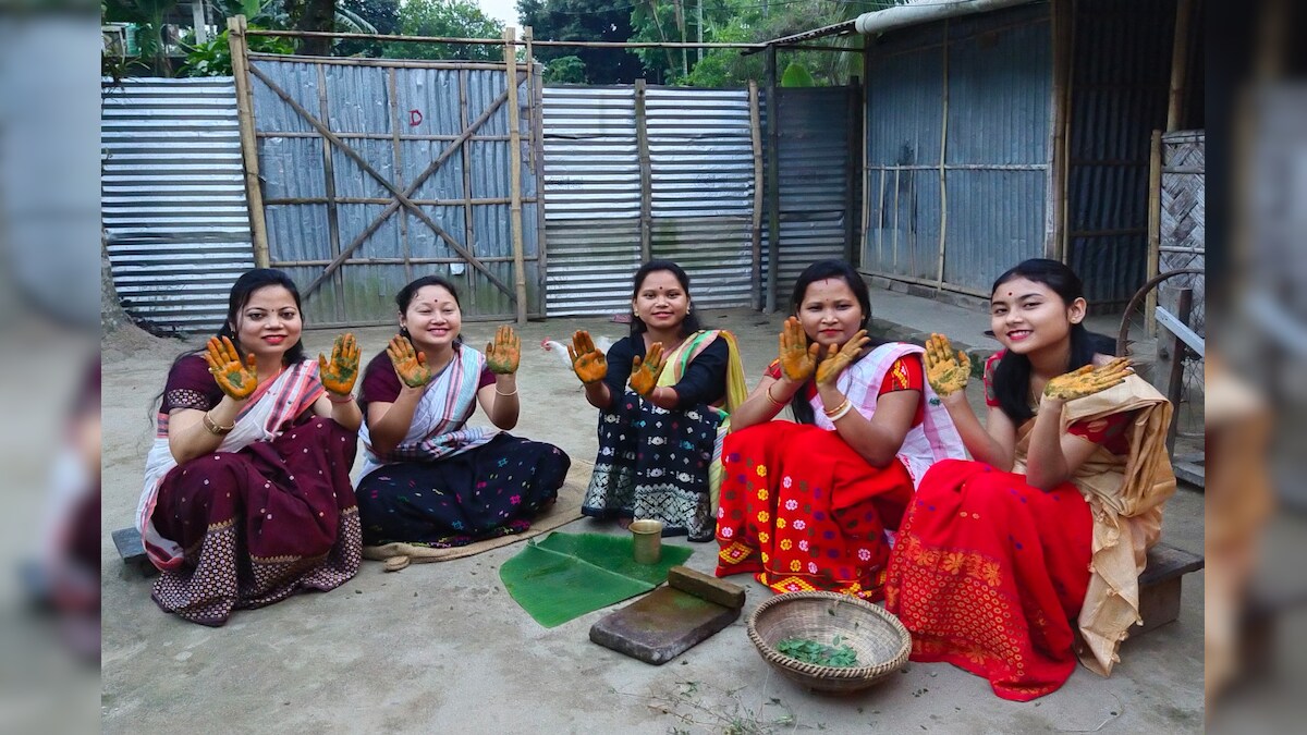 হাতত জেতুকাৰ বোল লৈ সাজু নাচনী, তাঁত শালত ব্যস্ত শিপিনী... | জীৱন শৈলী ...