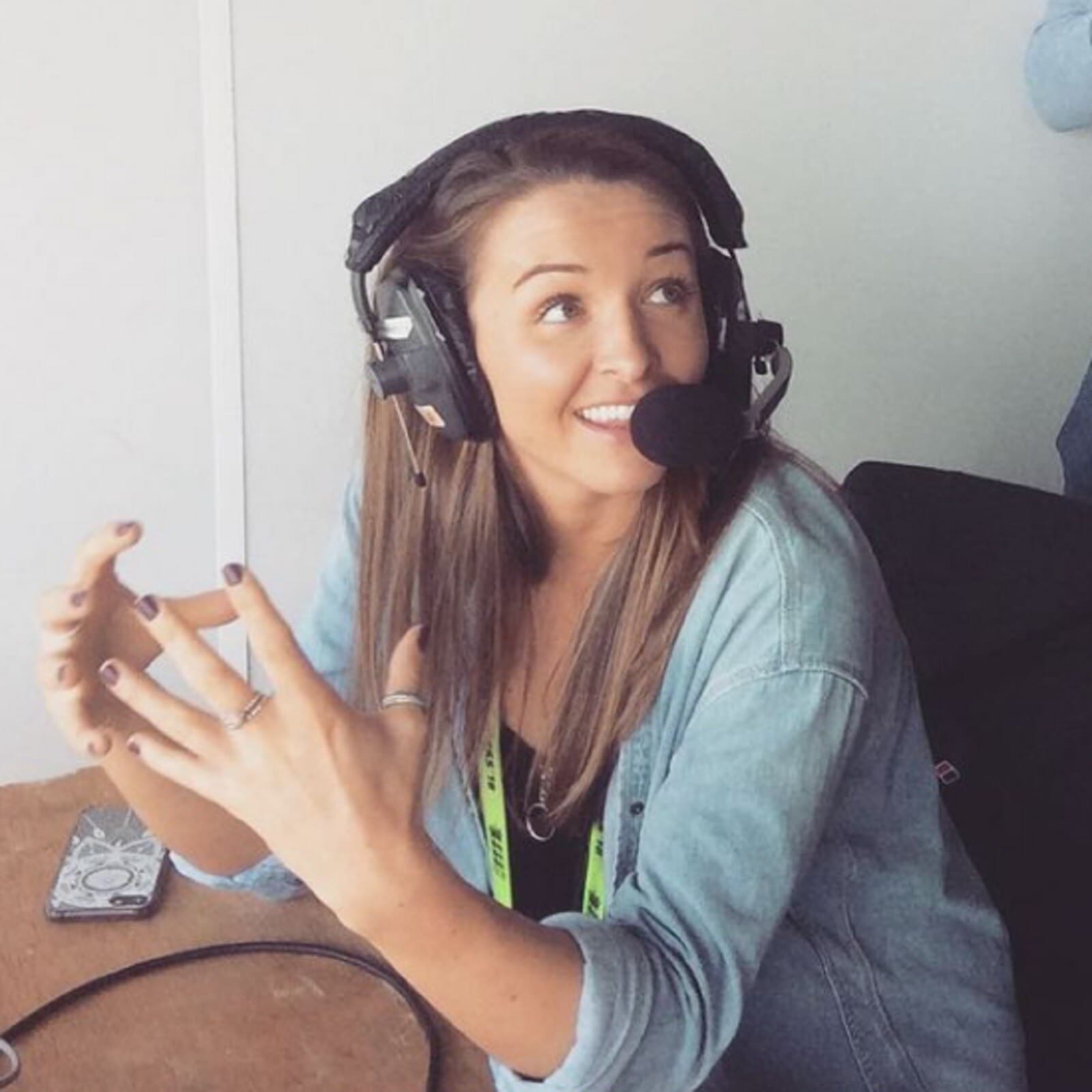 ipl-kate-cross-said-for-ms-dhoni-she-is-supporting-chennai-super-kings ...