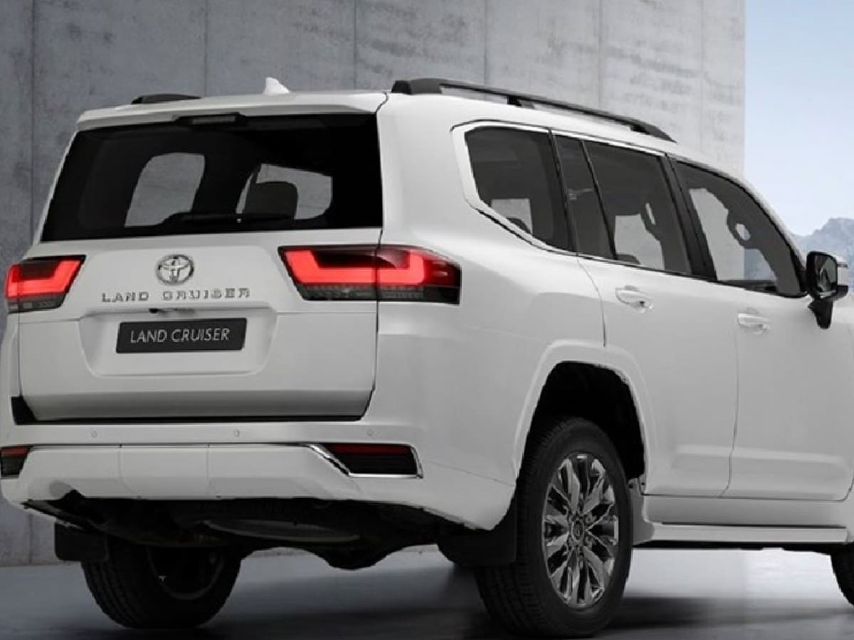 ভাৰতত আৰম্ভ নতুন টয়োটা লেণ্ড ক্ৰুজাৰ LC300ৰ বুকিং, এই SUVখন অতি ...