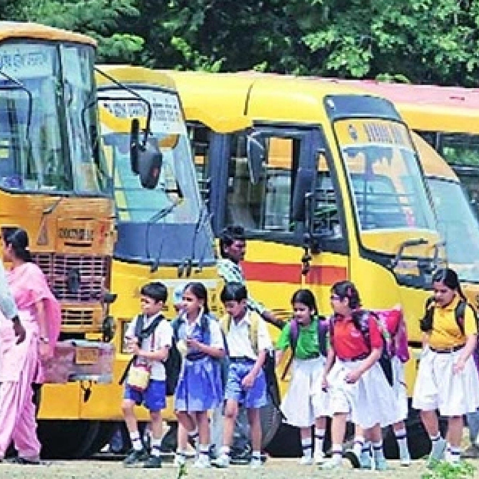 why school buses are in yellow color, স্কুল বাছৰ ৰং কিয় হালধীয়া ...