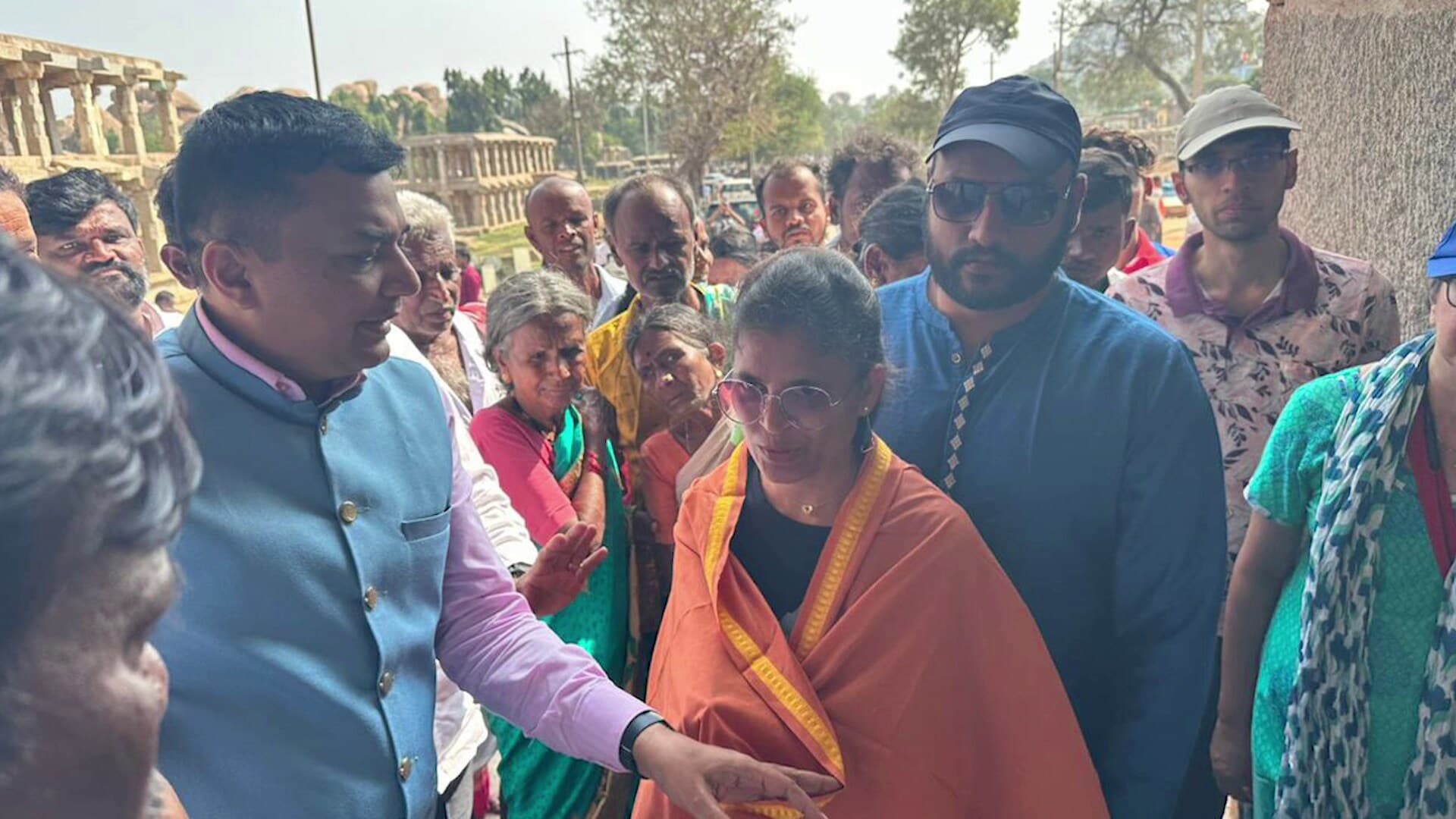 Dress Code: এতিয়াৰে পৰা ভক্তসকলে মন্দিৰলৈ পিন্ধি যাব নোৱাৰিব বাৰ্মুডা ...