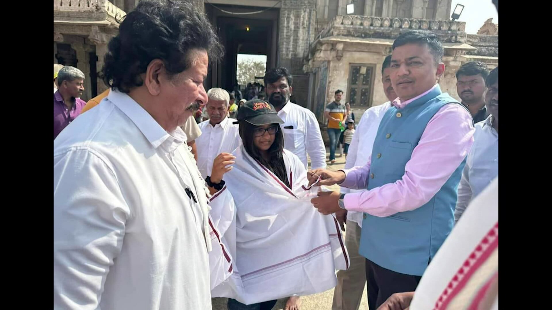 Dress Code: এতিয়াৰে পৰা ভক্তসকলে মন্দিৰলৈ পিন্ধি যাব নোৱাৰিব বাৰ্মুডা ...