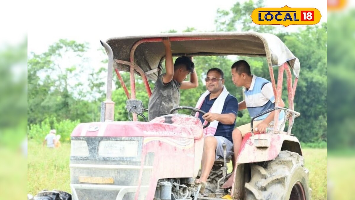 Bimal Bora: টিংখাঙৰ পথাৰত খেতিয়কৰ ৰূপত মন্ত্ৰী বিমল বৰা, অতিথিক ...