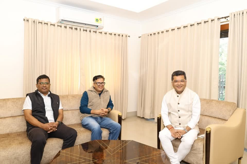 কংগ্ৰেছ ত্যাগৰ পাছতেই কেন্দ্ৰীয় মন্ত্ৰী পবিত্ৰ মাৰ্ঘেৰিটাক সৌজন্যমূলক ...