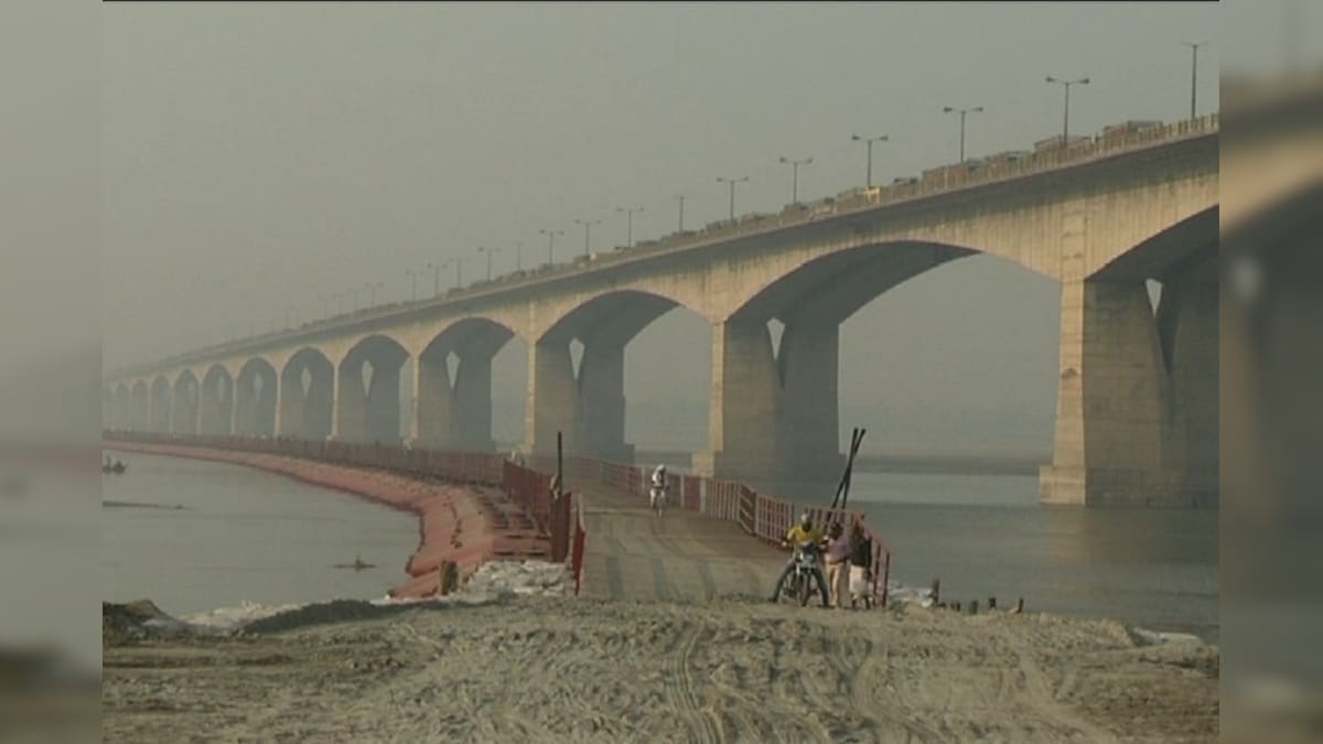pipa bridge starts on ganga between patna and hajipur