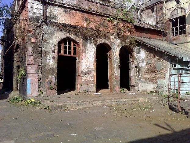 know about haunted mukesh mill in mumbai- मुंबई के मुकेश मिल में जाने से क्यों डरते हैं लोग ...