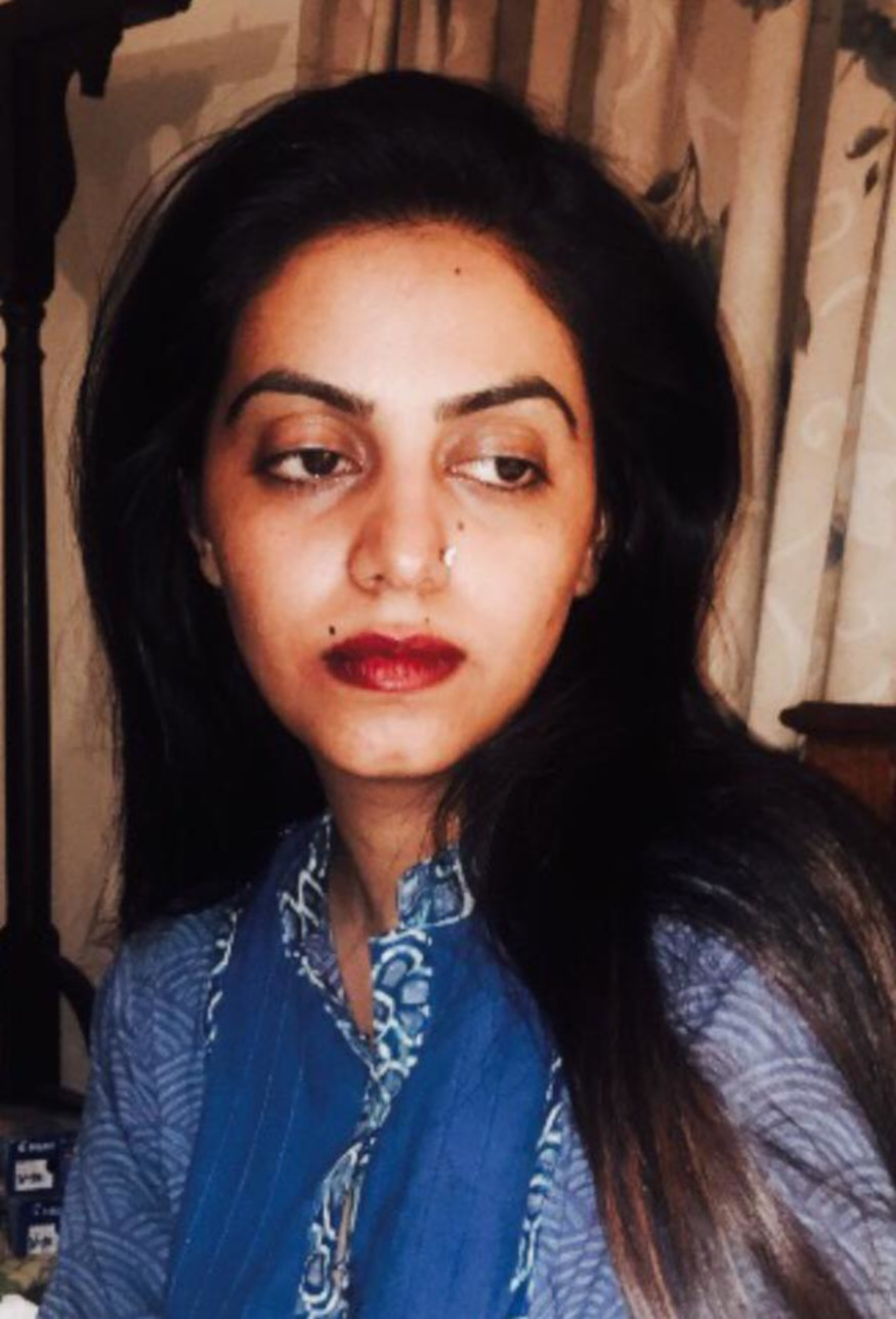 जाट घराने की वारिस है यह दबंग युवती, परिवार का रुतबा हासिल करने चुनावी ...