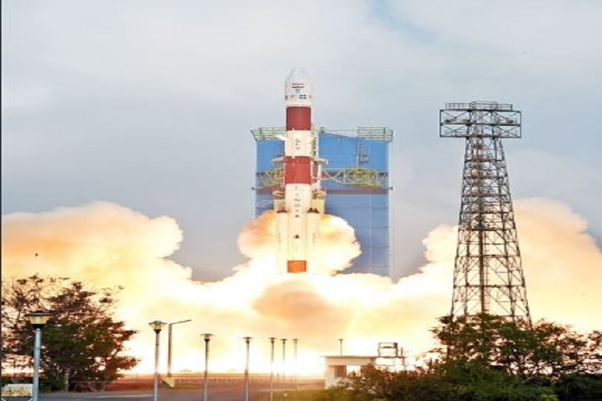 ISRO ने लॉन्च किया RISAT-2BR1 सैटेलाइट, अंतरिक्ष में बनेगा भारत की ...