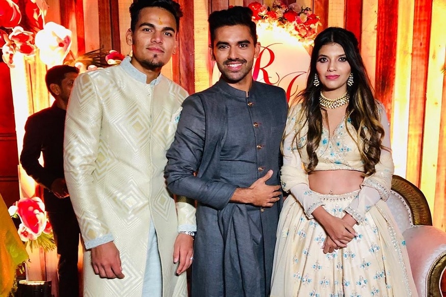 दीपक चाहर के 20 साल के भाई राहुल चाहर ने की सगाई, देखें Video Deepak ...