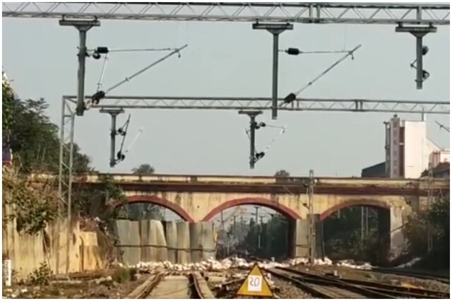 भागलपुरः ट्रेनों की आवाजाही रोकी, डायनामाइट लगाया और चंद सेकेंड में 114 ...