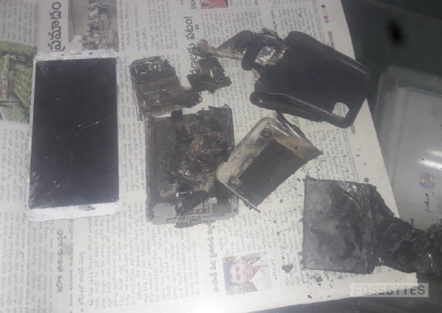 Samsung के इस पॉपुलर फोन से अचानक निकलने लगी आग और फिर...NaN