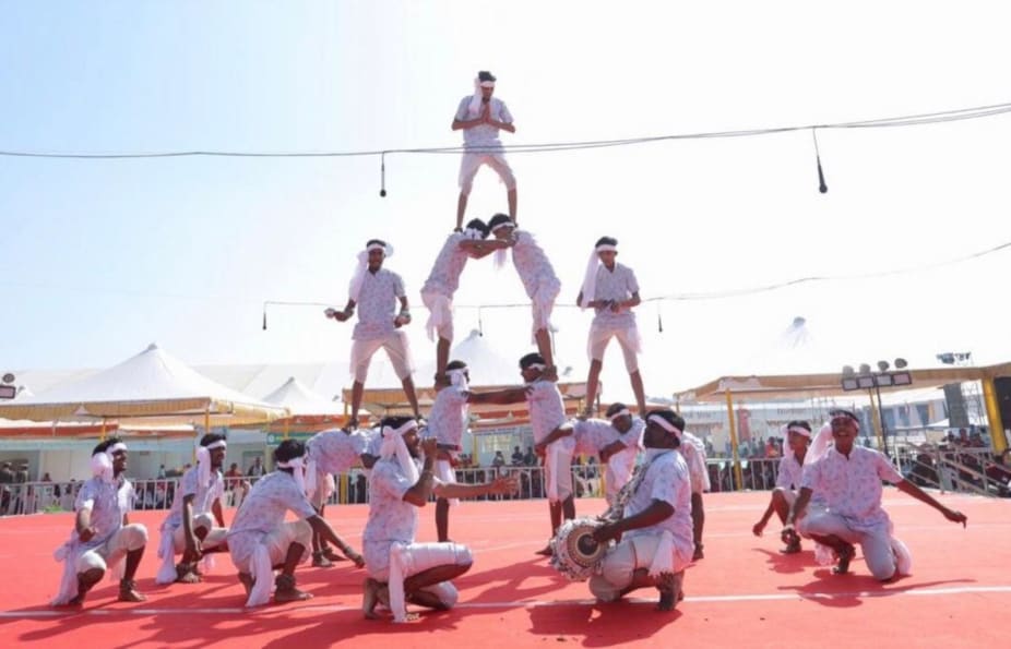 PHOTOS: युवा महोत्सव में कलाकारों ने दी सुआ और पंथी नृत्य की प्रस्तुति ...