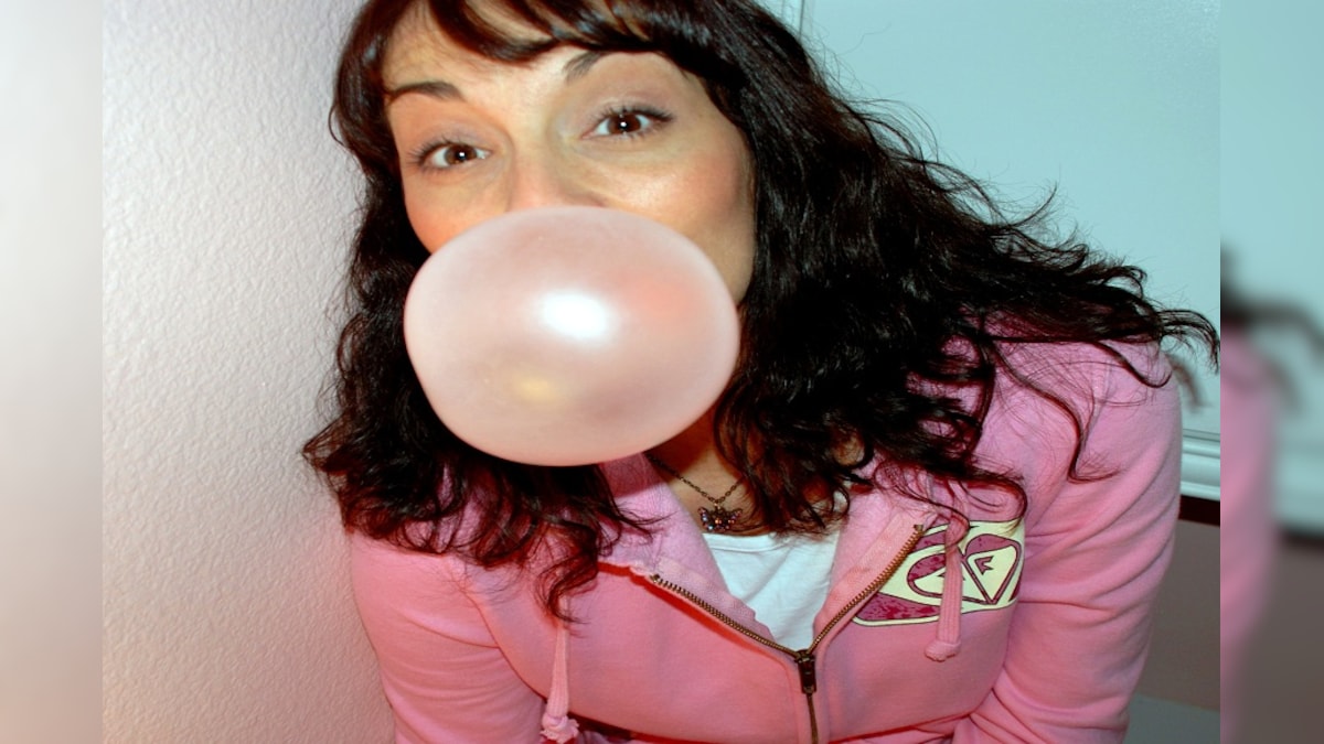Chewing gum is stuck on the body now remove it easily by these tricks ...