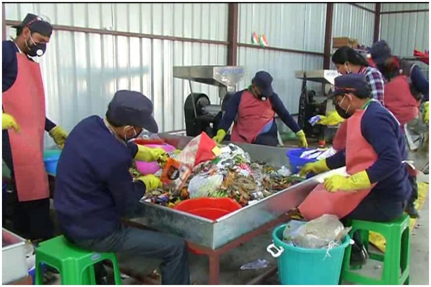 OMG! UP के इस जिले में खुला अनोखा गार्बेज क्लीनिक, ऐसे होता है कूड़े का ...