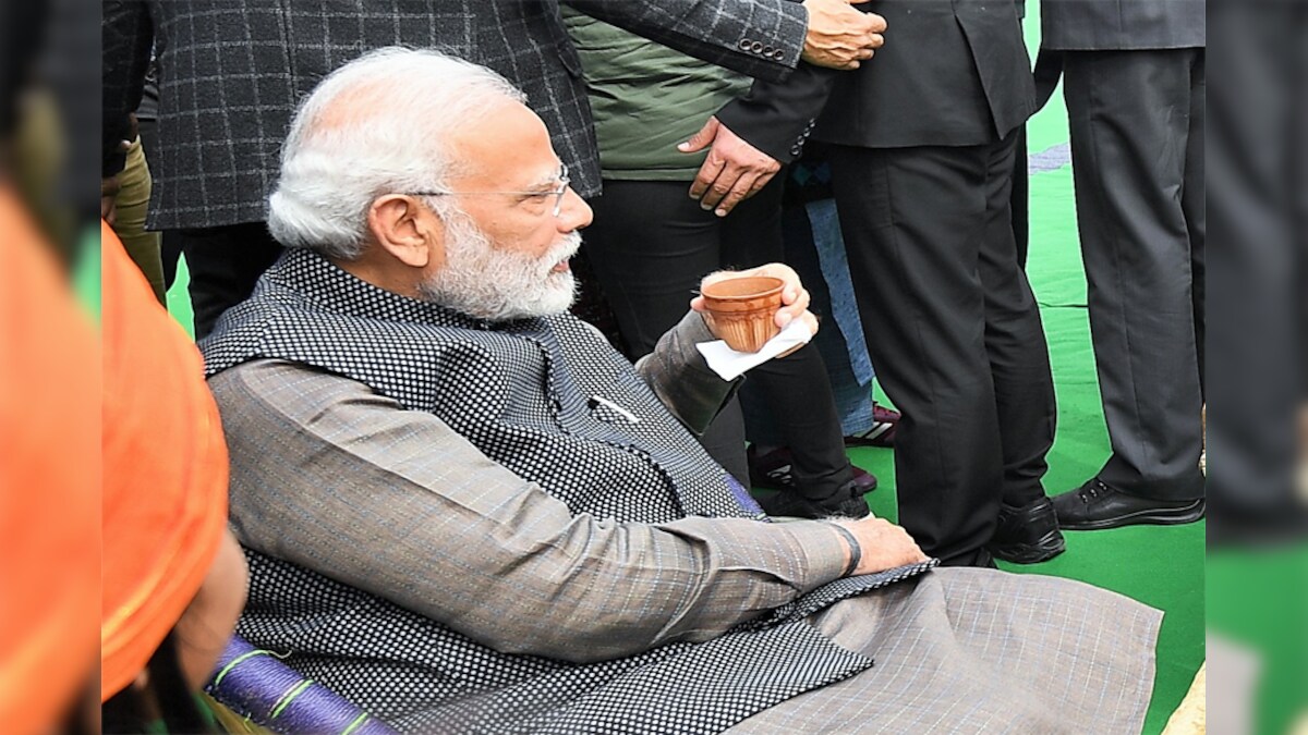 PHOTOS: 'हुनर हाट' में PM मोदी ने खाया लिट्टी-चोखा और कुल्हड़ में पी ...