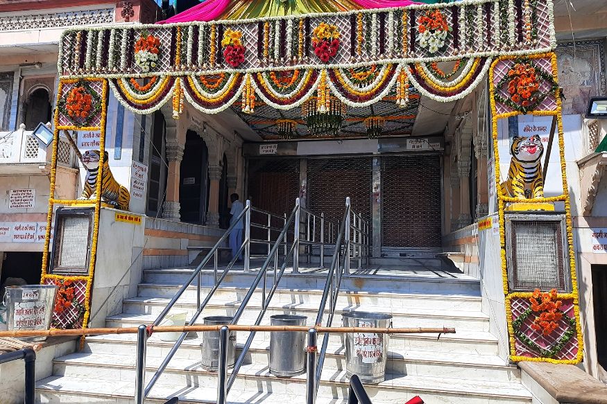 कैला देवी मंदिर (Kaila Devi Temple) के पट कोरोना वायरस (coronavirus) के ...