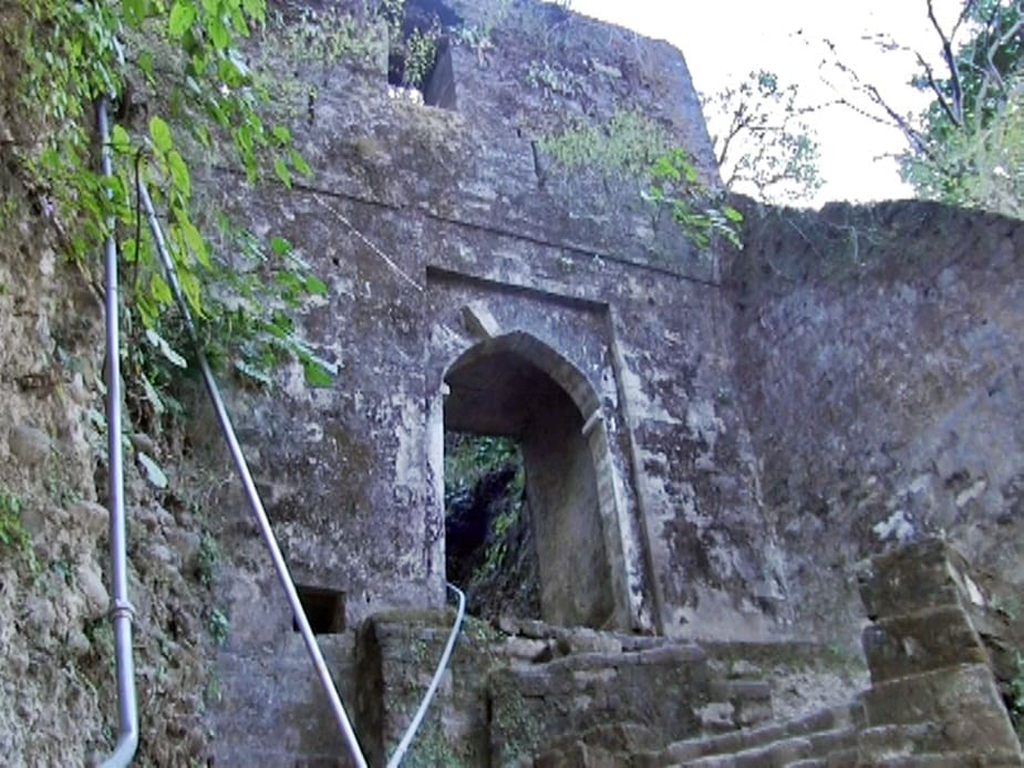 mandi famous kamlah fort facing govt apathy hpvk – News18 Hindi