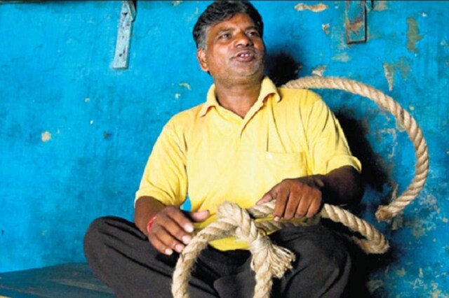 चर्चा में हैं पवन जल्लाद, जनिए कैसे और कहां से आया शब्द 'जल्लाद' | In ...