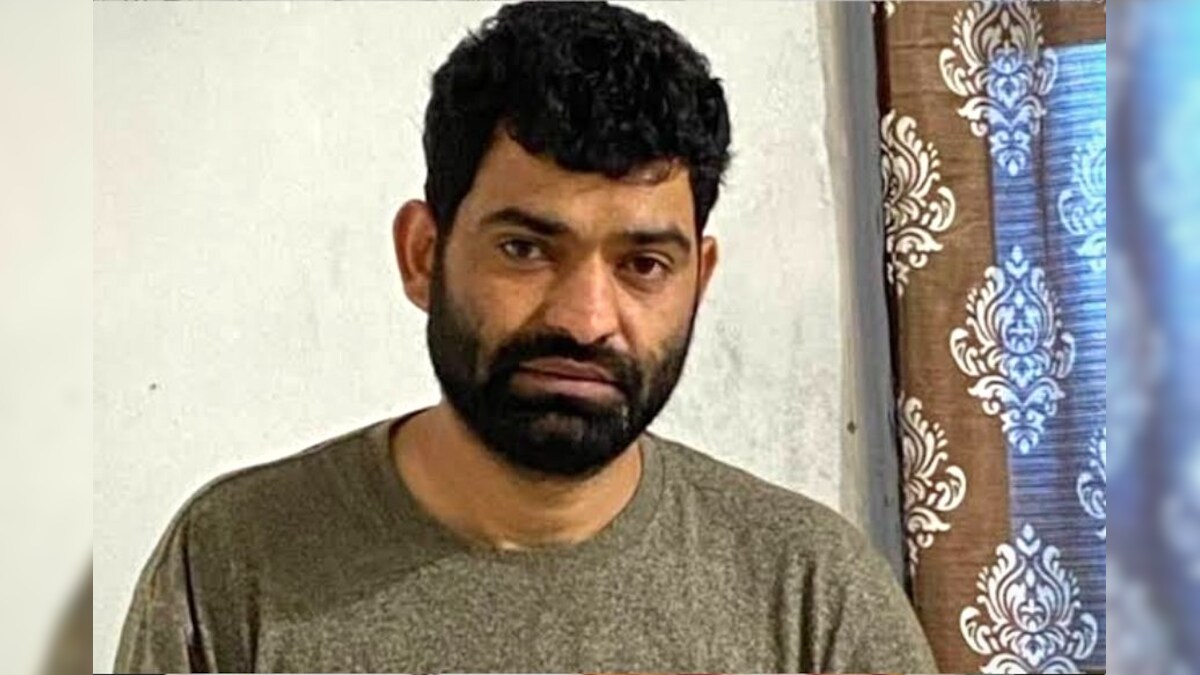 जम्मू-कश्मीर: घाटी में आतंकियों को हथियार और ड्रग्स बेच रहा है ये रैकेट ...