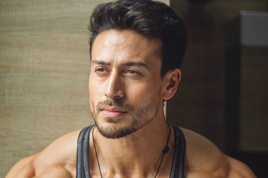 टाइगर श्रॉफ बोले, अक्षय कुमार के सामने स्टेज पर स्टंट करने से पहले मैं ...