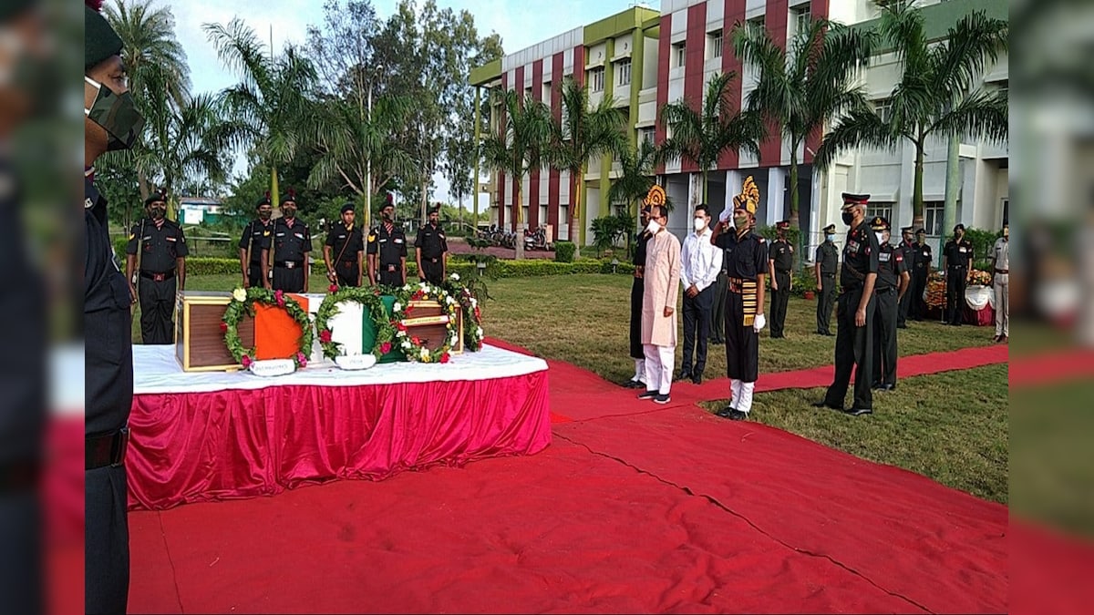 CM शिवराज ने शहीद मनीष कारपेंटर को दी श्रद्धांजलि, सरकार परिवार को देगी ...