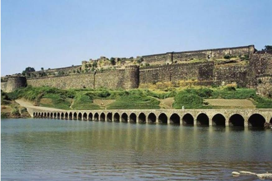 Gagron Fort: बिना नींव के नुकीली चट्टान पर खड़ा है यह किला, तस्वीरों से ...