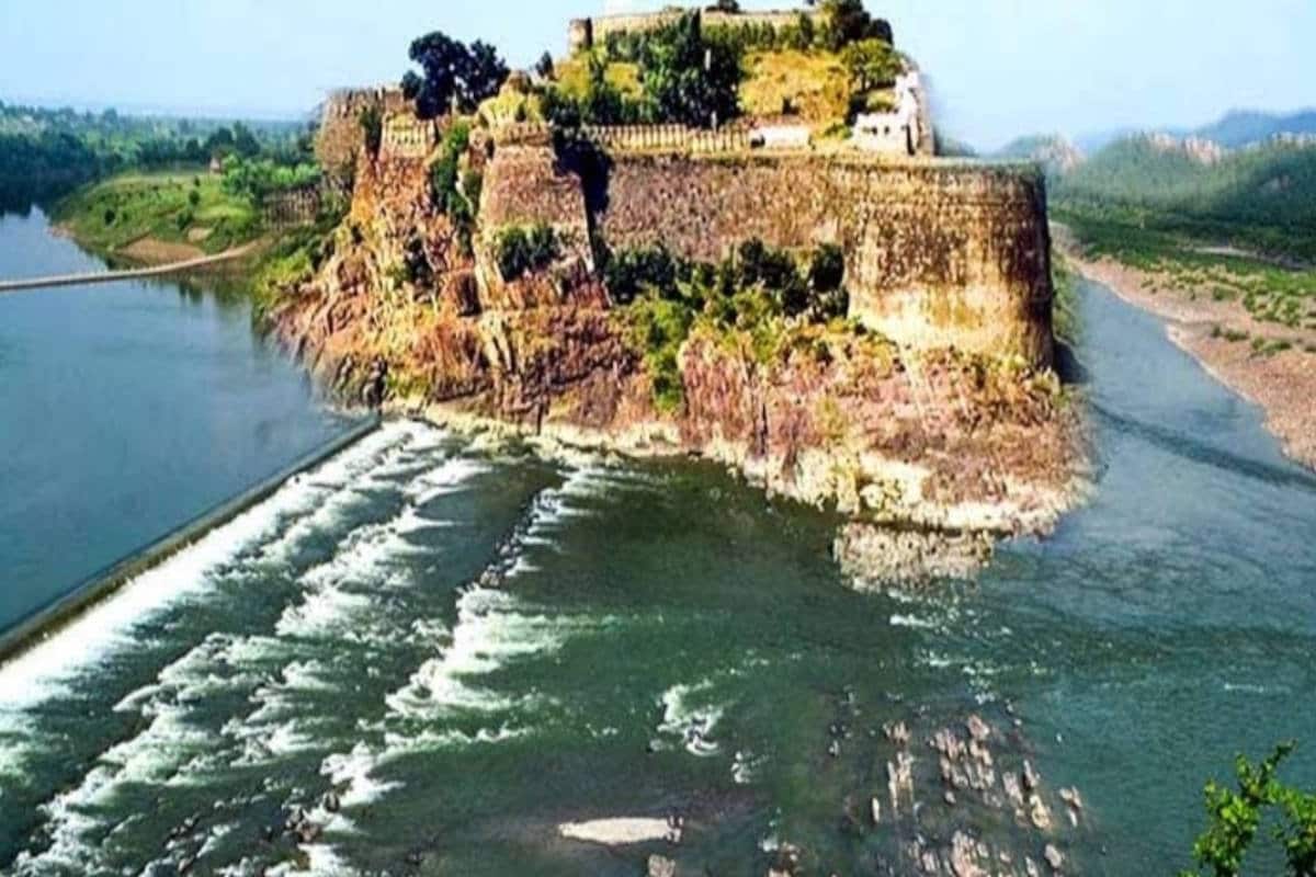 Gagron Fort: बिना नींव के नुकीली चट्टान पर खड़ा है यह किला, तस्वीरों से ...