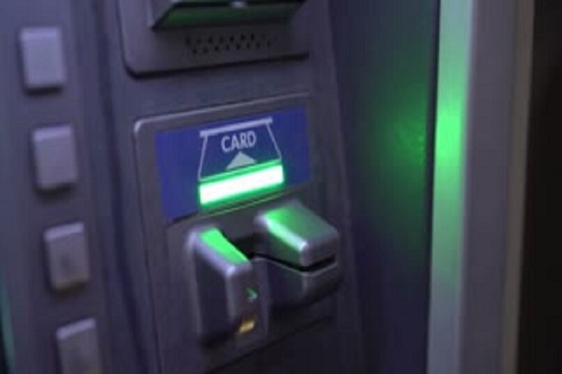 How does a green light work in Bank ATM know about ATM Card Slot At ...