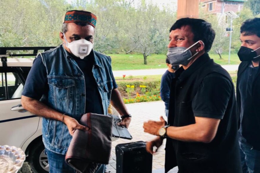 PHOTOS: शूटिंग के लिए कुल्लू पहुंचे रणबीर कपूर और शिल्पा शेट्टी, 1 ...