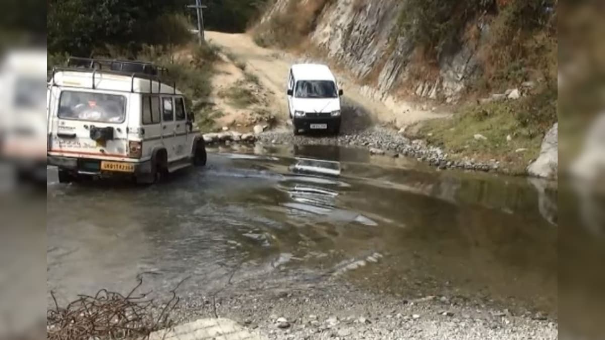 उत्तराखंडः सड़क बनाकर पुल बनाना भूल गई सरकार, नदी पार करना है मजबूरी ...