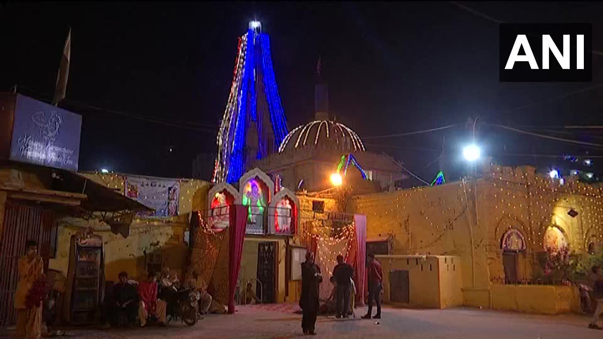 पाकिस्तान में भी धूमधाम से मनी दिवाली, कराची के मंदिर में दिखा कुछ ऐसा ...