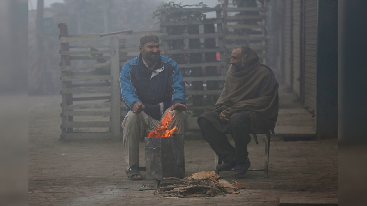 Delhi Temperature: दिल्ली में हाड़ कंपाने वाली ठंड, 4.4 डिग्री सेल्सियस ...