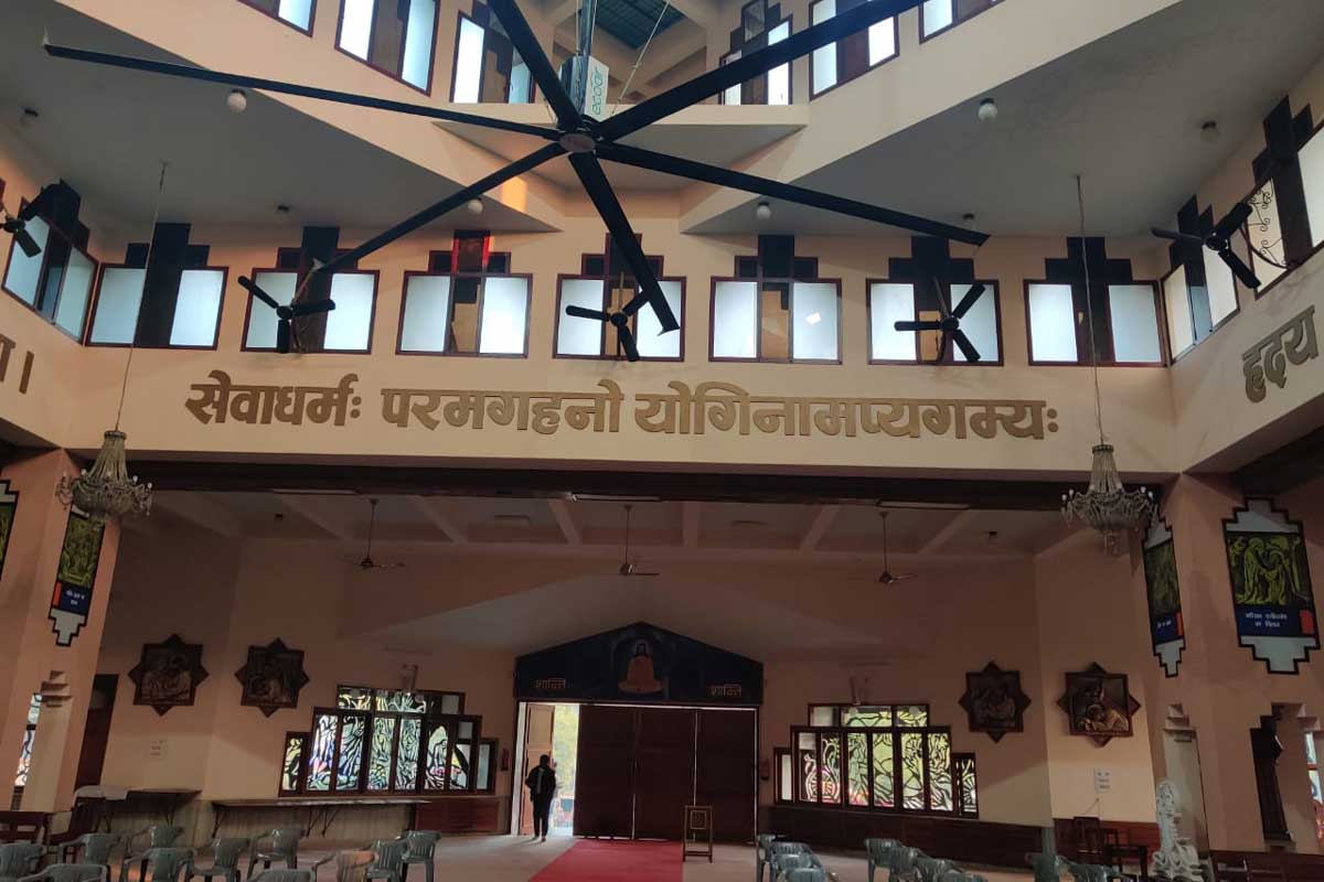 PHOTOS: वाराणसी का एक अनोखा चर्च, जहां की दीवारों पर बाइबिल के साथ लिखा ...