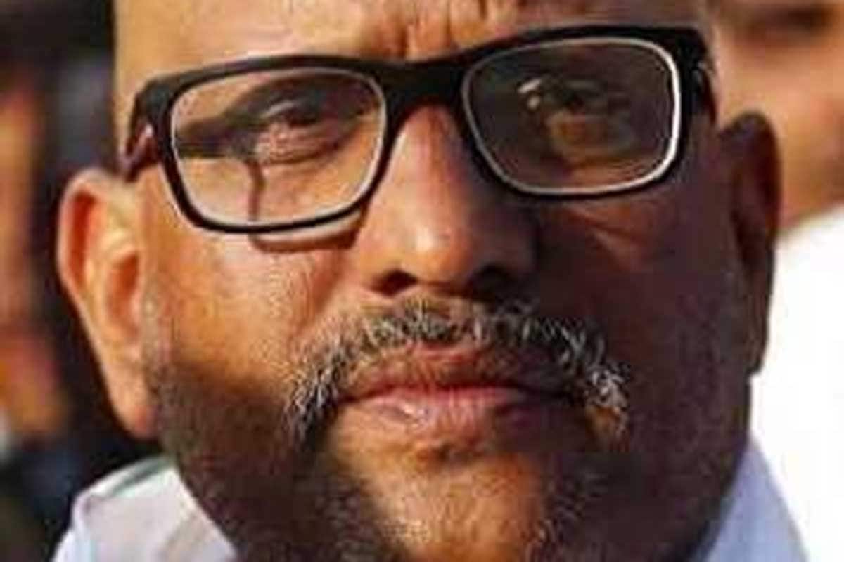 वाराणसी: कांग्रेस के पूर्व विधायक अजय राय पर बड़ी कार्रवाई, 4 शस्त्र ...