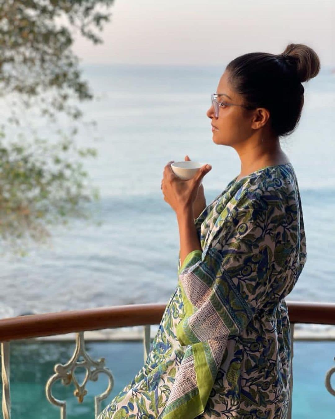 Nadhiya images, Nadia moidu Rajnikanth Actress Nadhiya stylish photos ...