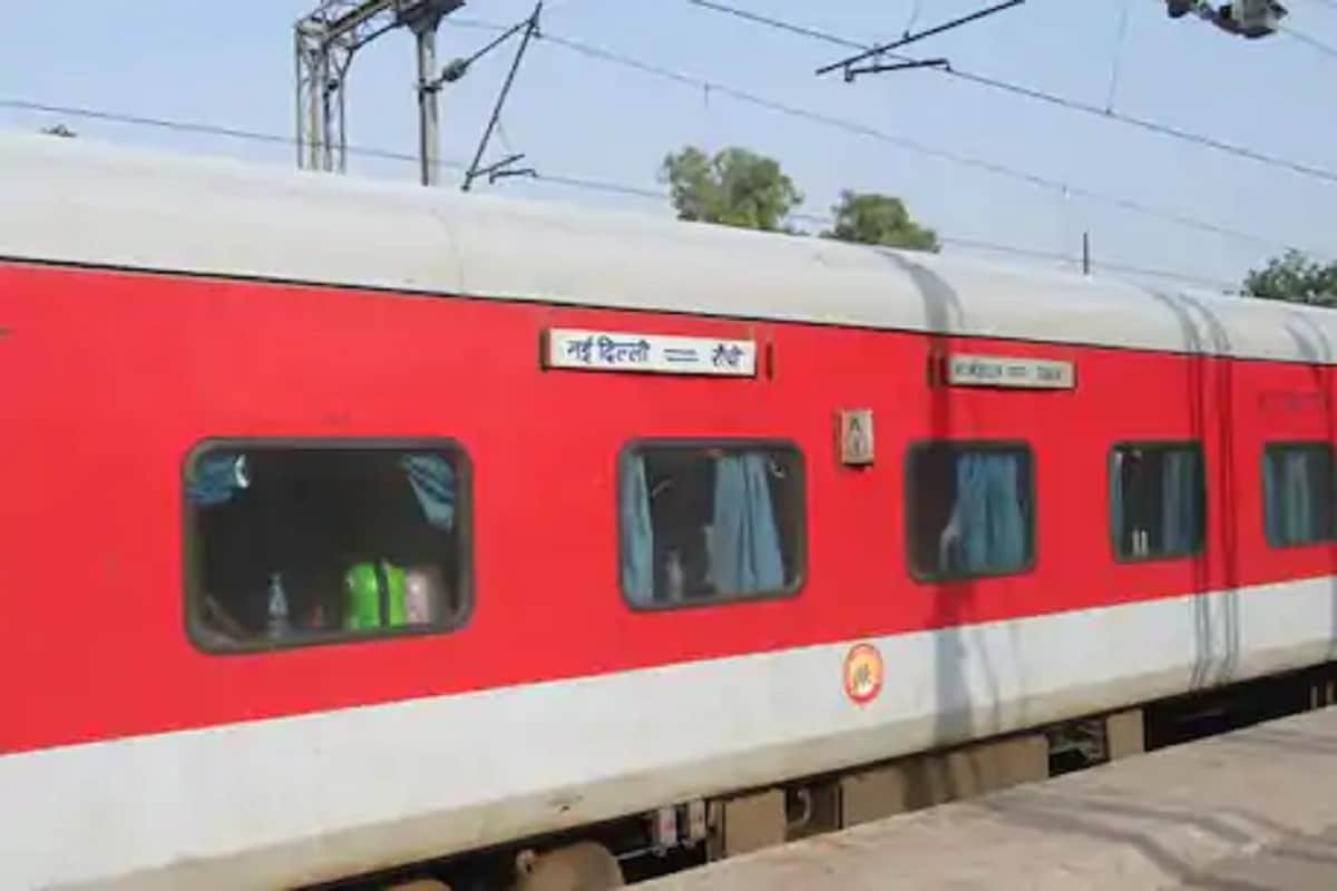 भारत में आज पहली बार चली थी राजधानी एक्सप्रेस ट्रेन, जानिए कितनी थी खास ...