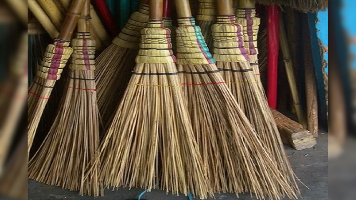 vastu tips for broom by the blessings of Maa Lakshmi you get money pur ...