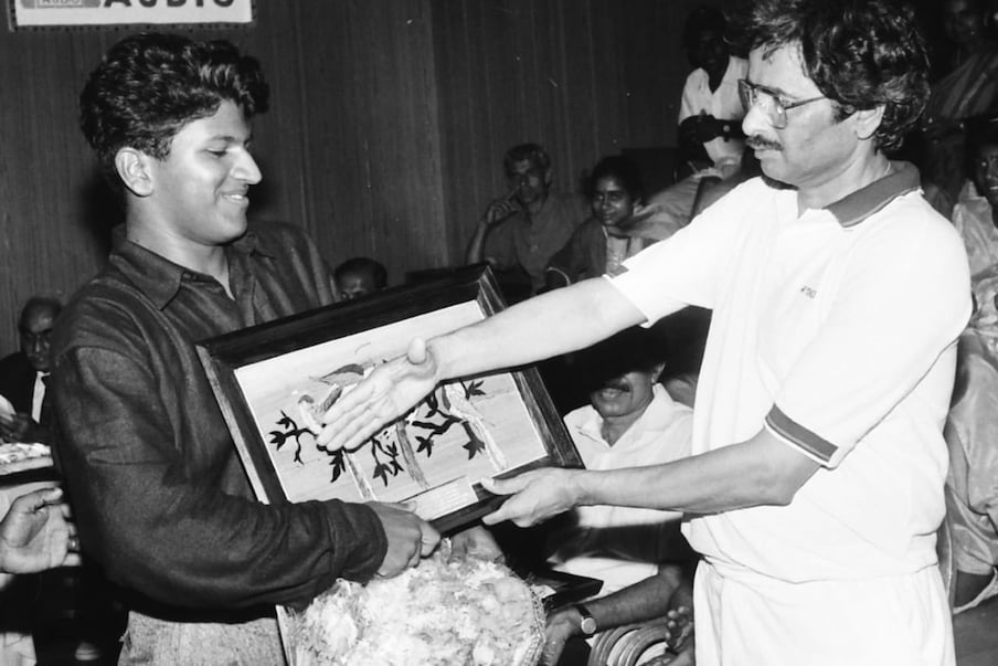 Rip puneeth rajkumar childhood rare pics gone viral see here bhojpuri ...