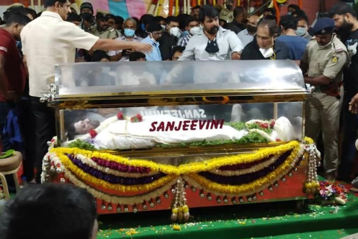 Puneeth Rajkumar Dead: पुनीत के निधन से सदमे में फैंस, 1 ने की ...