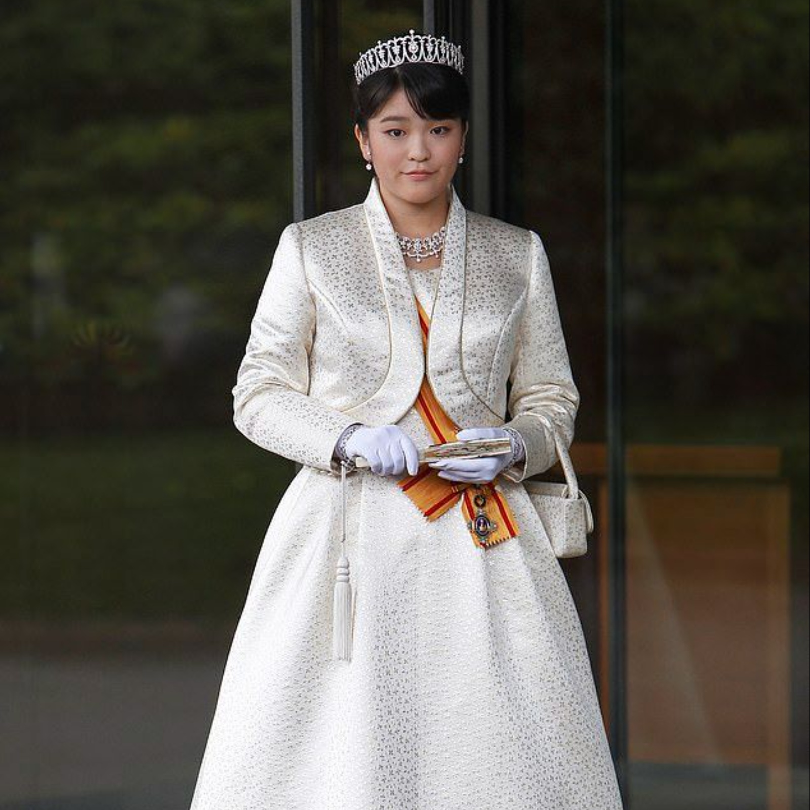 जापानी राजकुमारी की कहानी, आम लड़के से शादी करने के लिए सब कुछ बलिदान ...