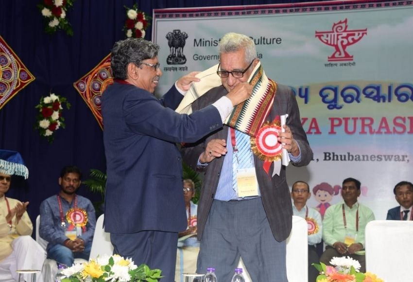 प्रसिद्ध कवि बालस्वरूप राही 'साहित्य अकादमी बाल साहित्य पुरस्कार' से ...