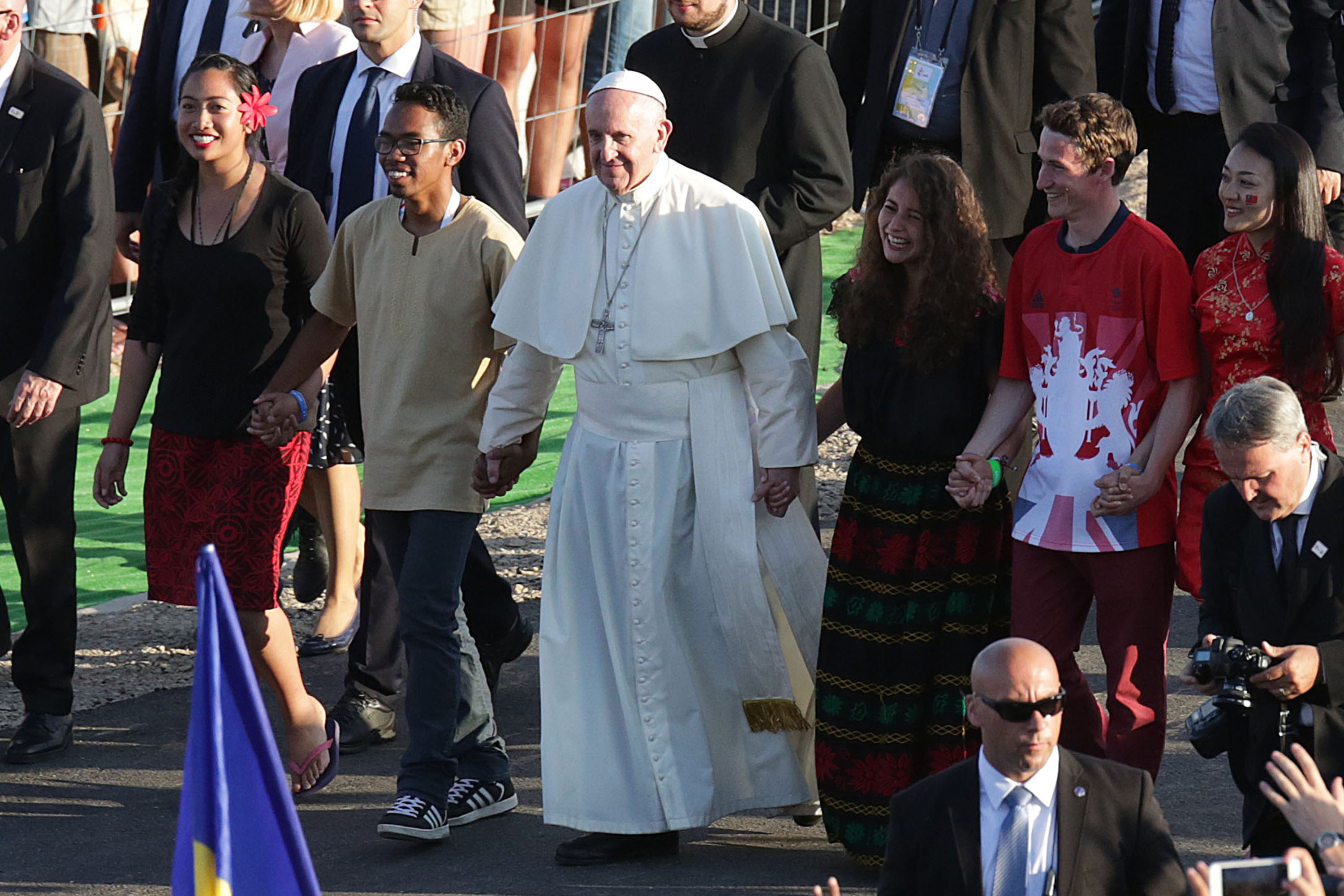 The popes clothes the papal regalia and what they mean santosh - क्यों ...