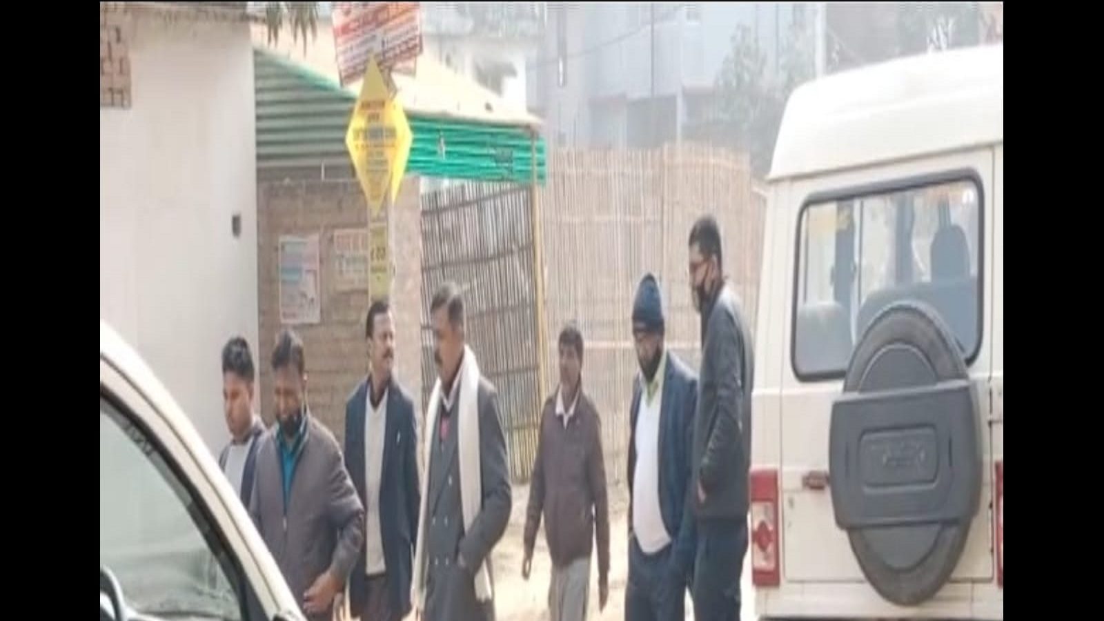 पटना में 5 मंजिला मकान, 17 बैंकों में खाते, जानें SP के करोड़पति रीडर ...