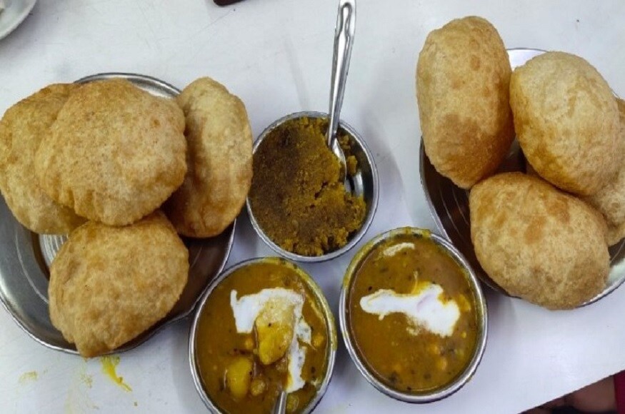 मजेदार पूरी-सब्जी-हलवा और कड़क चाय, जामा मस्जिद इलाके में ‘हाजी टी ...