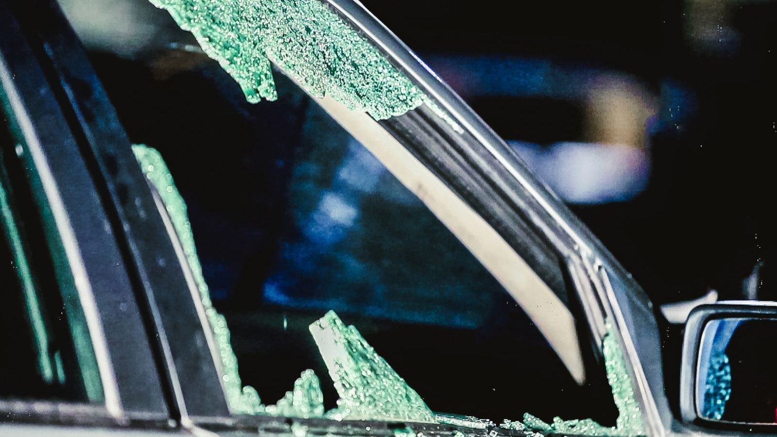 Police break car glass to rescue baby found out to be plastic doll ...