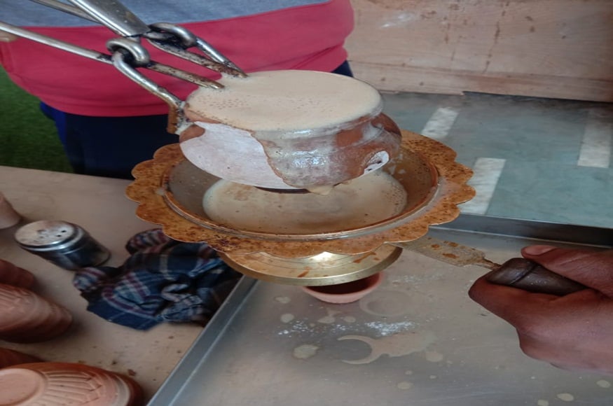 कुल्हड़ में तंदूरी चाय का लें मज़ा, मुखर्जी नगर में 'इंजीनियर्स तंदूरी ...