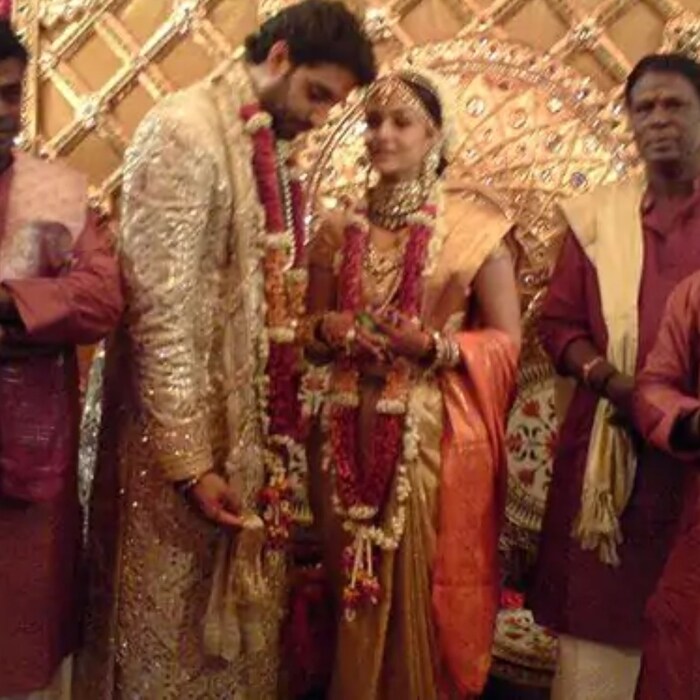 Aishwarya Rai Wedding Saree Cost 75 lakh And it thread real gold work ...
