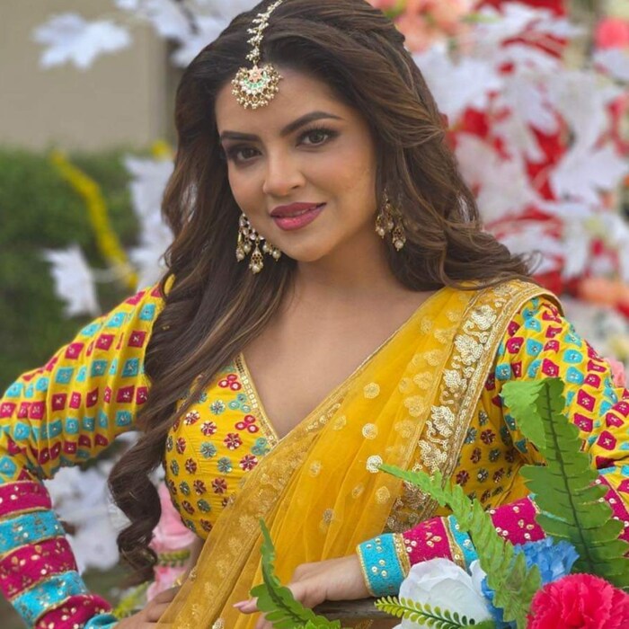 Paani Paani fame singer Rini Chandra glamorous photos Khesari lal yadav ...