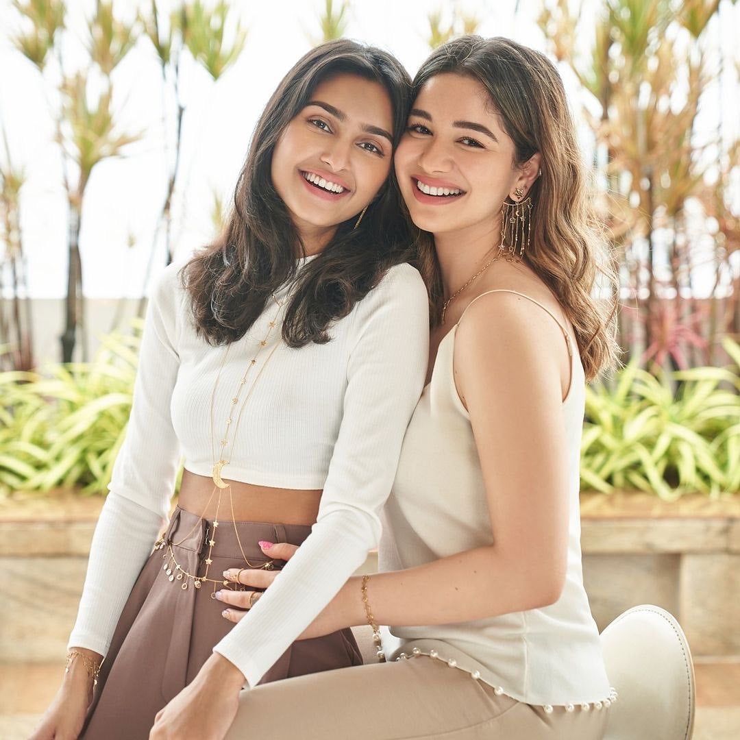 Sara Tendulkar steps into modelling Career after studying medicine see ...