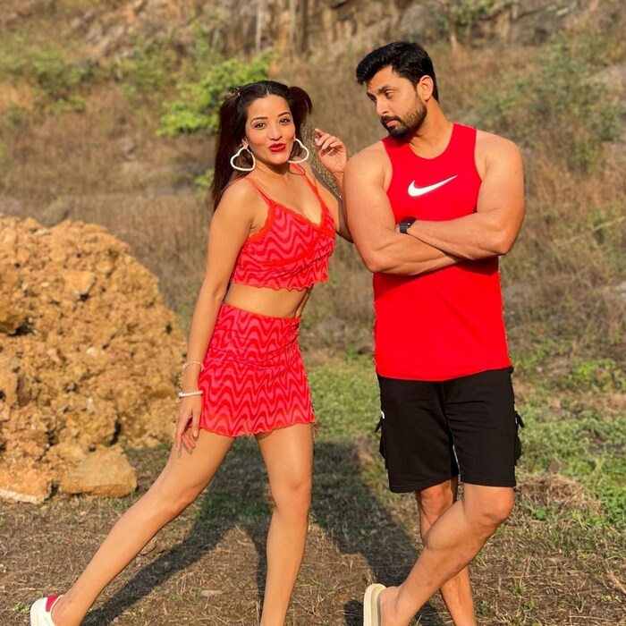 Monalisa Husband Vikrant Singh Rajput Wedding pics goes viral with actress Rupa Mishra see here ...